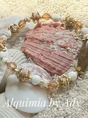 Alquimia | Jewelry | Howlite Gold White Cream And Pink Beaded Bracelet ...